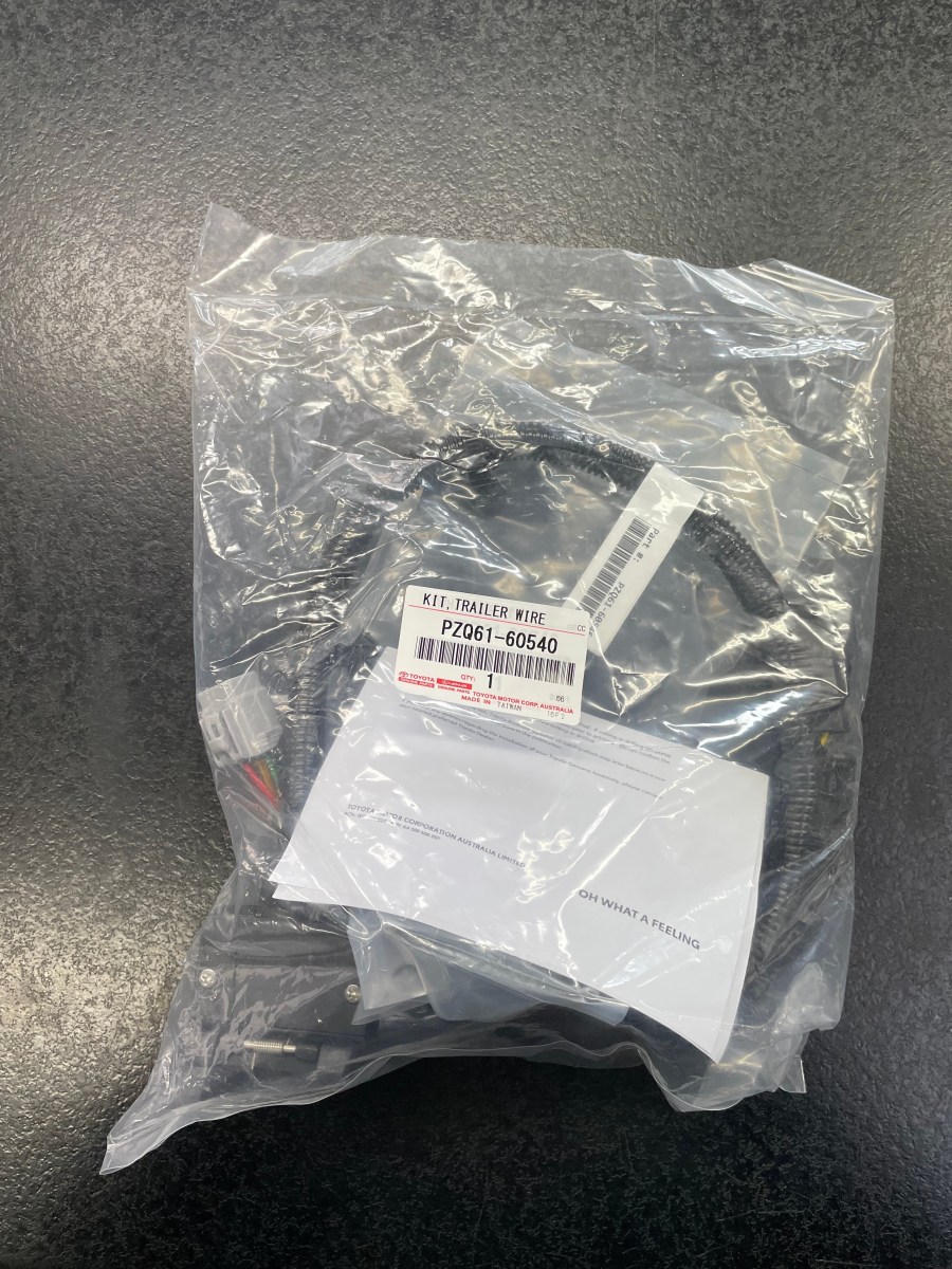 PZQ6160540 – TO SUIT – 300 SERIES TOYOTA GENUINE 7 PIN FLAT HARNESS ...